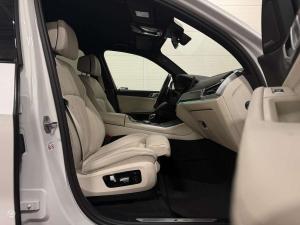 White BMW X5 2021 in Vilnius, with an engine capacity of 2.99 L and mileage of 130 thousand km for 43500 €, photo 16 on AUTOMOTO.COM.LV