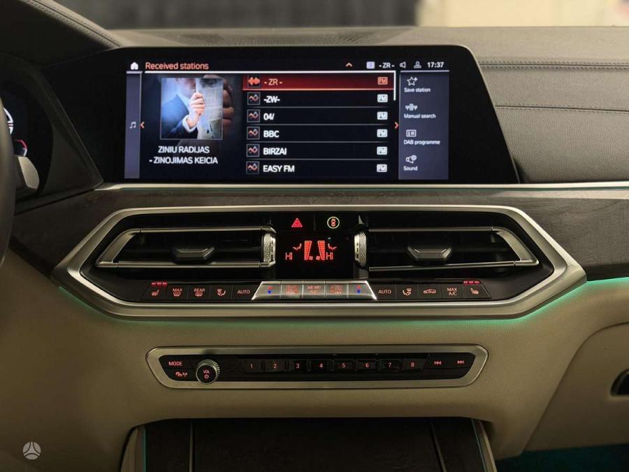 White BMW X5 2021 in Vilnius, with an engine capacity of 2.99 L and mileage of 130 thousand km for 43500 €, photo 23 on AUTOMOTO.COM.LV