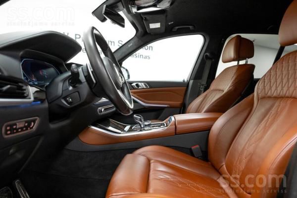 Balts BMW X5 2021 Rīga, ar dzinēja tilpumu 3.00 L un nobraukumu 101 tūkst. km par 49900 €, foto 6 vietnē AUTOMOTO.COM.LV