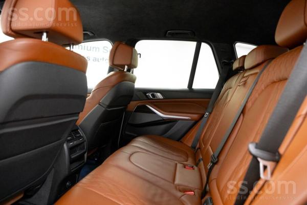 Balts BMW X5 2021 Rīga, ar dzinēja tilpumu 3.00 L un nobraukumu 101 tūkst. km par 49900 €, foto 7 vietnē AUTOMOTO.COM.LV
