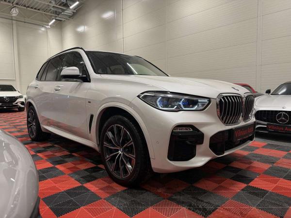 White BMW X5 2021 in Vilnius, with an engine capacity of 2.99 L and mileage of 130 thousand km for 43500 €, photo 3 on AUTOMOTO.COM.LV