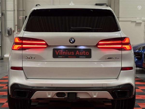 White BMW X5 2021 in Vilnius, with an engine capacity of 3.00 L and mileage of 175 thousand km for 42550 €, photo 5 on AUTOMOTO.COM.LV