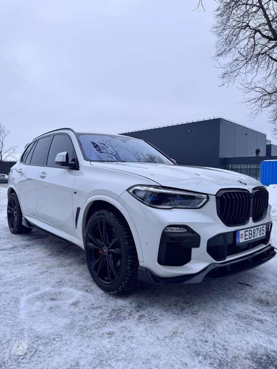 White BMW X5 2021 in Kaunas, with an engine capacity of 3.00 L and mileage of 79 thousand km for 46000 €, photo 1 on AUTOMOTO.COM.LV