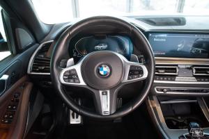 Balts BMW X5 2021 Kauņa, ar dzinēja tilpumu 3.00 L un nobraukumu 130 tūkst. km par 47784 €, foto 18 vietnē AUTOMOTO.COM.LV