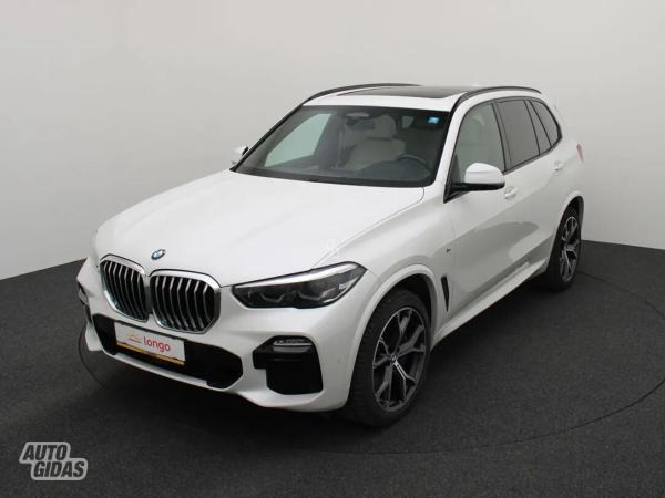 White BMW X5 2021 in Vilnius, with an engine capacity of 3.00 L and mileage of 158 thousand km for 43499 €, photo 1 on AUTOMOTO.COM.LV