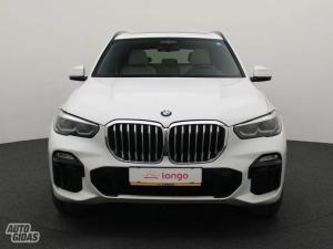 White BMW X5 2021 in Vilnius, with an engine capacity of 3.00 L and mileage of 158 thousand km for 43499 €, photo 4 on AUTOMOTO.COM.LV