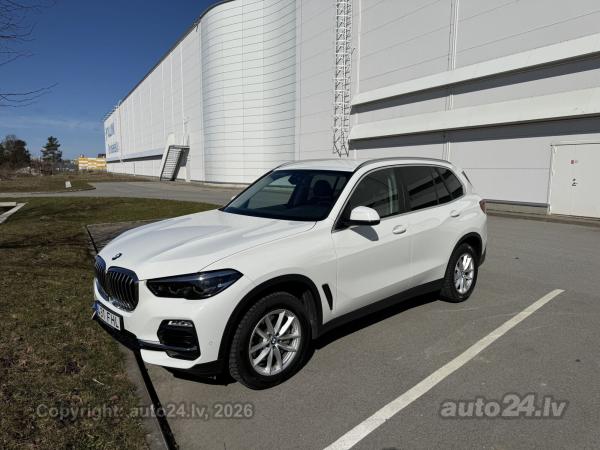 White BMW X5 2021 in Tallinn, with an engine capacity of 3.00 L and mileage of 69 thousand km for 58750 €, photo 1 on AUTOMOTO.COM.LV