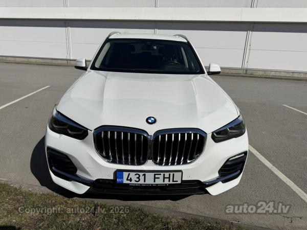White BMW X5 2021 in Tallinn, with an engine capacity of 3.00 L and mileage of 69 thousand km for 58750 €, photo 2 on AUTOMOTO.COM.LV