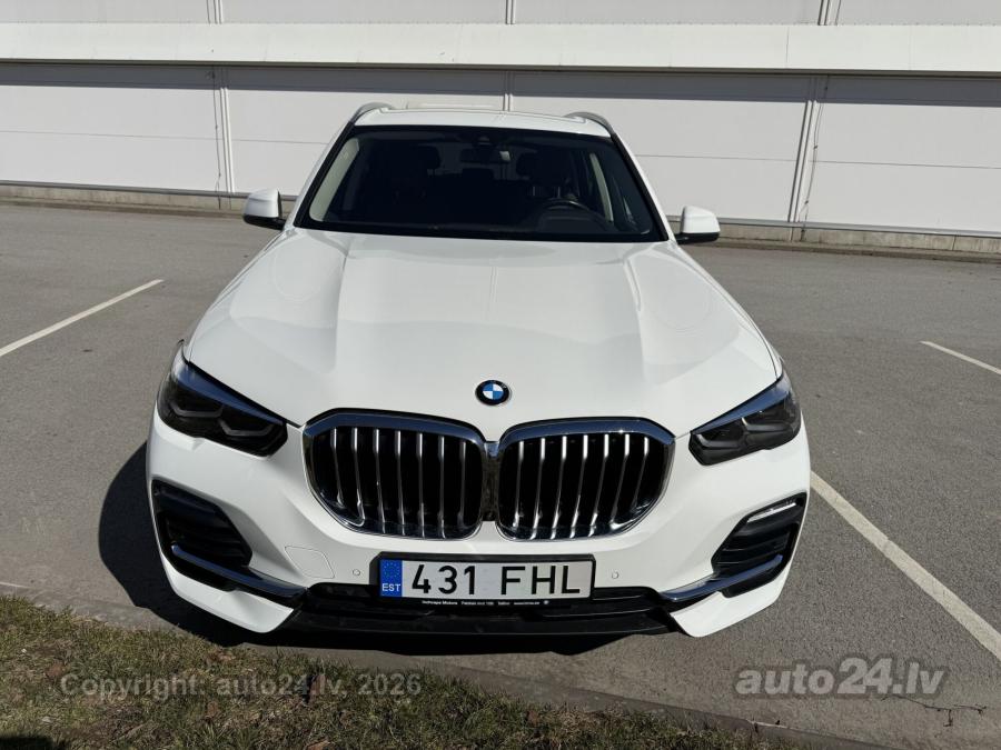 Balts BMW X5 2021 Tallina, ar dzinēja tilpumu 3.00 L un nobraukumu 69 tūkst. km par 58750 €, foto 3 vietnē AUTOMOTO.COM.LV