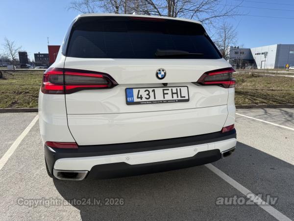 White BMW X5 2021 in Tallinn, with an engine capacity of 3.00 L and mileage of 69 thousand km for 58750 €, photo 5 on AUTOMOTO.COM.LV