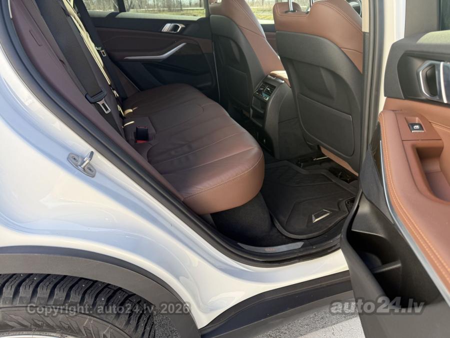 Balts BMW X5 2021 Tallina, ar dzinēja tilpumu 3.00 L un nobraukumu 69 tūkst. km par 58750 €, foto 23 vietnē AUTOMOTO.COM.LV