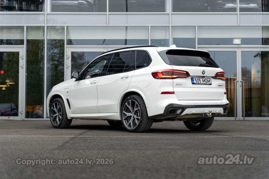 White BMW X5 2021 in Tallinn, with an engine capacity of 3.00 L and mileage of 166 thousand km for 48900 €, photo 3 on AUTOMOTO.COM.LV