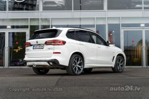 White BMW X5 2021 in Tallinn, with an engine capacity of 3.00 L and mileage of 166 thousand km for 48900 €, photo 5 on AUTOMOTO.COM.LV