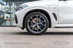 White BMW X5 2021 in Tallinn, with an engine capacity of 3.00 L and mileage of 166 thousand km for 48900 €, photo 6 on AUTOMOTO.COM.LV