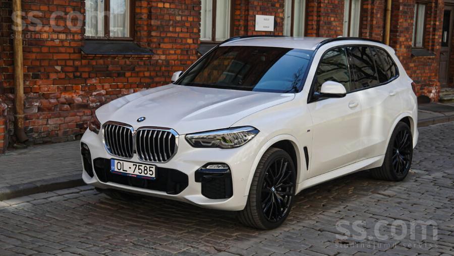 White BMW X5 2021 in Riga, with an engine capacity of 3.00 L and mileage of 120 thousand km for 46950 €, photo 1 on AUTOMOTO.COM.LV