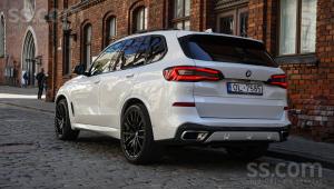 White BMW X5 2021 in Riga, with an engine capacity of 3.00 L and mileage of 120 thousand km for 46950 €, photo 4 on AUTOMOTO.COM.LV