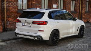 White BMW X5 2021 in Riga, with an engine capacity of 3.00 L and mileage of 120 thousand km for 46950 €, photo 5 on AUTOMOTO.COM.LV