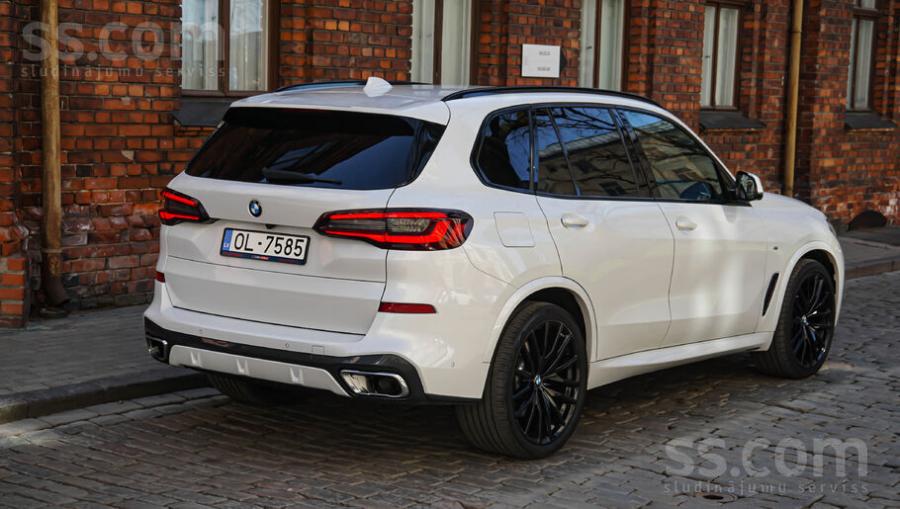 White BMW X5 2021 in Riga, with an engine capacity of 3.00 L and mileage of 120 thousand km for 46950 €, photo 5 on AUTOMOTO.COM.LV
