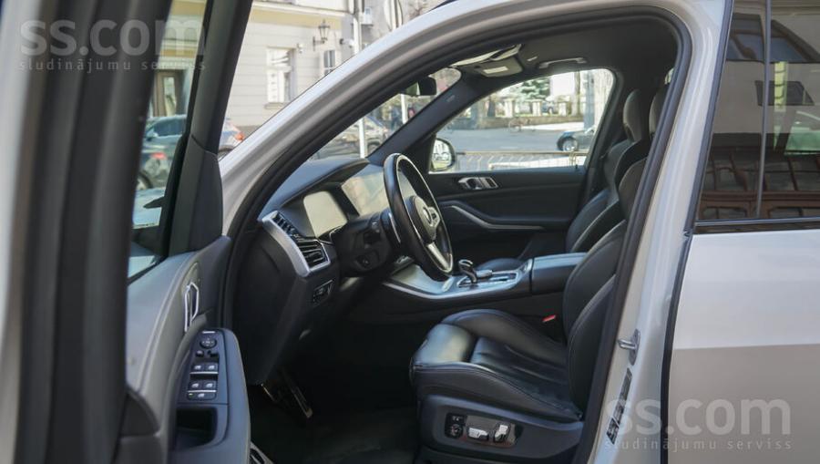 White BMW X5 2021 in Riga, with an engine capacity of 3.00 L and mileage of 120 thousand km for 46950 €, photo 8 on AUTOMOTO.COM.LV