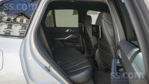 White BMW X5 2021 in Riga, with an engine capacity of 3.00 L and mileage of 120 thousand km for 46950 €, photo 13 on AUTOMOTO.COM.LV