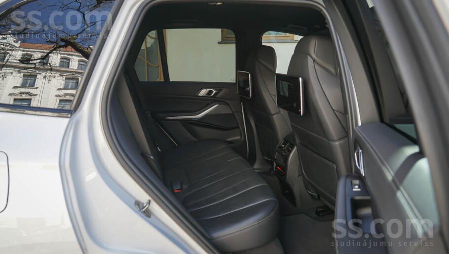 White BMW X5 2021 in Riga, with an engine capacity of 3.00 L and mileage of 120 thousand km for 46950 €, photo 13 on AUTOMOTO.COM.LV