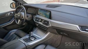 White BMW X5 2021 in Riga, with an engine capacity of 3.00 L and mileage of 120 thousand km for 46950 €, photo 15 on AUTOMOTO.COM.LV