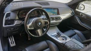 White BMW X5 2021 in Riga, with an engine capacity of 3.00 L and mileage of 120 thousand km for 46950 €, photo 20 on AUTOMOTO.COM.LV