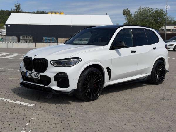 White BMW X5 2021 in Kaunas, with an engine capacity of 2.99 L and mileage of 103 thousand km for 47300 €, photo 1 on AUTOMOTO.COM.LV