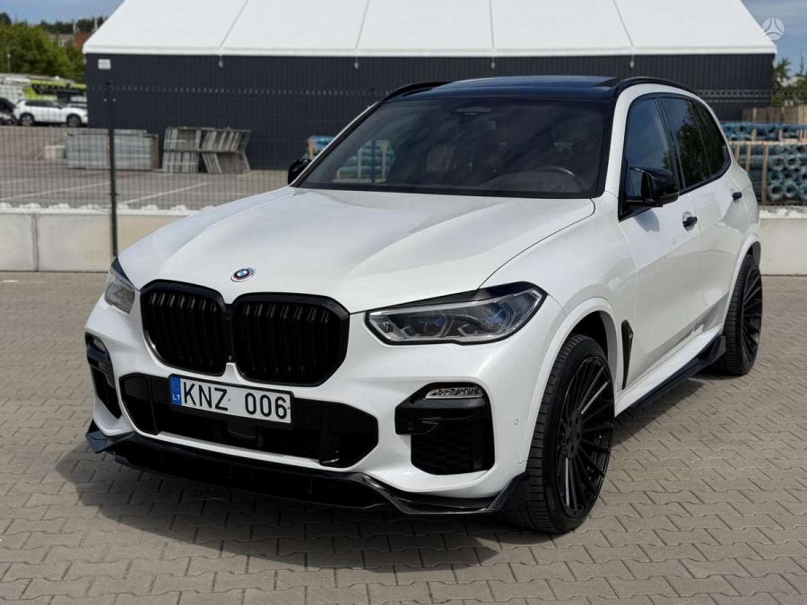 White BMW X5 2021 in Kaunas, with an engine capacity of 2.99 L and mileage of 103 thousand km for 47300 €, photo 3 on AUTOMOTO.COM.LV