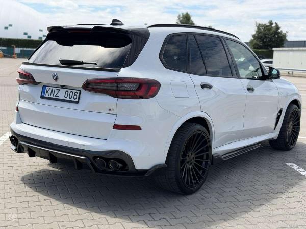 White BMW X5 2021 in Kaunas, with an engine capacity of 2.99 L and mileage of 103 thousand km for 47300 €, photo 6 on AUTOMOTO.COM.LV