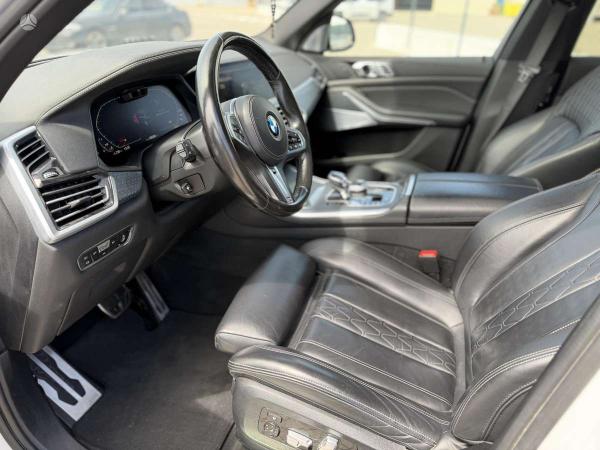 White BMW X5 2021 in Kaunas, with an engine capacity of 2.99 L and mileage of 103 thousand km for 47300 €, photo 10 on AUTOMOTO.COM.LV