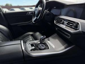 White BMW X5 2021 in Kaunas, with an engine capacity of 2.99 L and mileage of 103 thousand km for 47300 €, photo 15 on AUTOMOTO.COM.LV