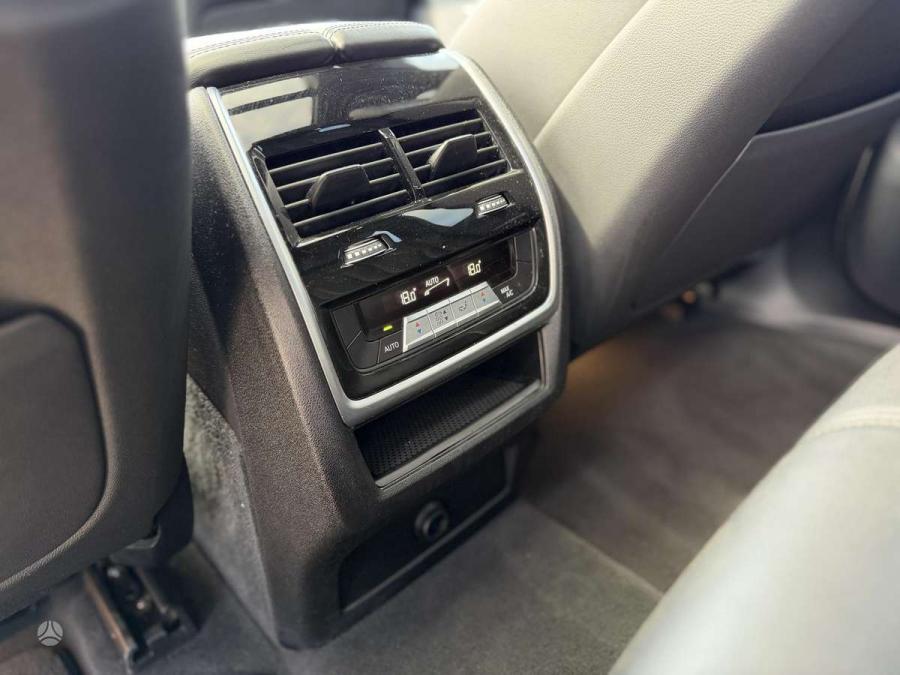 White BMW X5 2021 in Kaunas, with an engine capacity of 2.99 L and mileage of 103 thousand km for 47300 €, photo 18 on AUTOMOTO.COM.LV