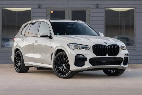Balts BMW X5 2021 Jelgava, ar dzinēja tilpumu 3.00 L un nobraukumu 149 tūkst. km par 49850 €, foto 1 vietnē AUTOMOTO.COM.LV