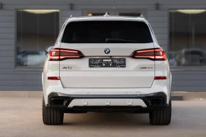 White BMW X5 2021 in Jelgava, with an engine capacity of 3.00 L and mileage of 149 thousand km for 49850 €, photo 8 on AUTOMOTO.COM.LV