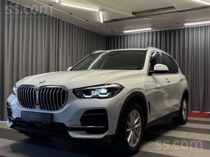 Белый БМВ Х5 2021 в Рига, объемом двигателя 3.00 л и пробегом 94 тыс. км за 40490 €, фото  на AUTOMOTO.COM.LV