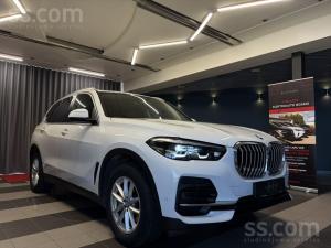 White BMW X5 2021 in Riga, with an engine capacity of 3.00 L and mileage of 94 thousand km for 40490 €, photo 4 on AUTOMOTO.COM.LV