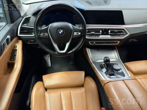 White BMW X5 2021 in Riga, with an engine capacity of 3.00 L and mileage of 94 thousand km for 40490 €, photo 15 on AUTOMOTO.COM.LV