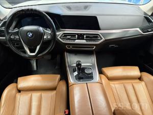 White BMW X5 2021 in Riga, with an engine capacity of 3.00 L and mileage of 94 thousand km for 40490 €, photo 16 on AUTOMOTO.COM.LV