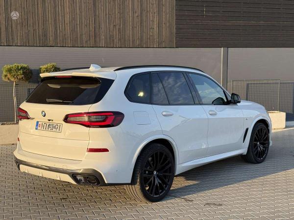 Balts BMW X5 2021 Šauļi, ar dzinēja tilpumu 2.99 L un nobraukumu 140 tūkst. km par 44750 €, foto 3 vietnē AUTOMOTO.COM.LV