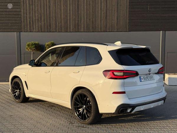 Balts BMW X5 2021 Šauļi, ar dzinēja tilpumu 2.99 L un nobraukumu 140 tūkst. km par 44750 €, foto 4 vietnē AUTOMOTO.COM.LV