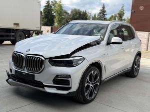 White BMW X5 2021 in Kaunas, with an engine capacity of 3.00 L and mileage of 117 thousand km for 29650 €, photo 3 on AUTOMOTO.COM.LV