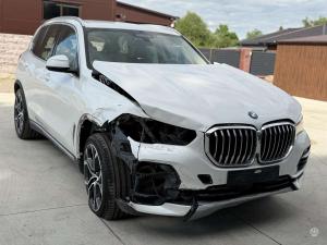 White BMW X5 2021 in Kaunas, with an engine capacity of 3.00 L and mileage of 117 thousand km for 29650 €, photo 4 on AUTOMOTO.COM.LV