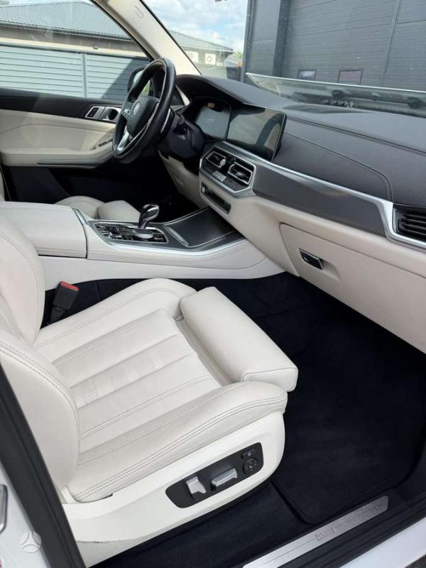 Balts BMW X5 2021 Kauņa, ar dzinēja tilpumu 3.00 L un nobraukumu 117 tūkst. km par 29650 €, foto 6 vietnē AUTOMOTO.COM.LV