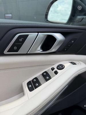 White BMW X5 2021 in Kaunas, with an engine capacity of 3.00 L and mileage of 117 thousand km for 29650 €, photo 19 on AUTOMOTO.COM.LV