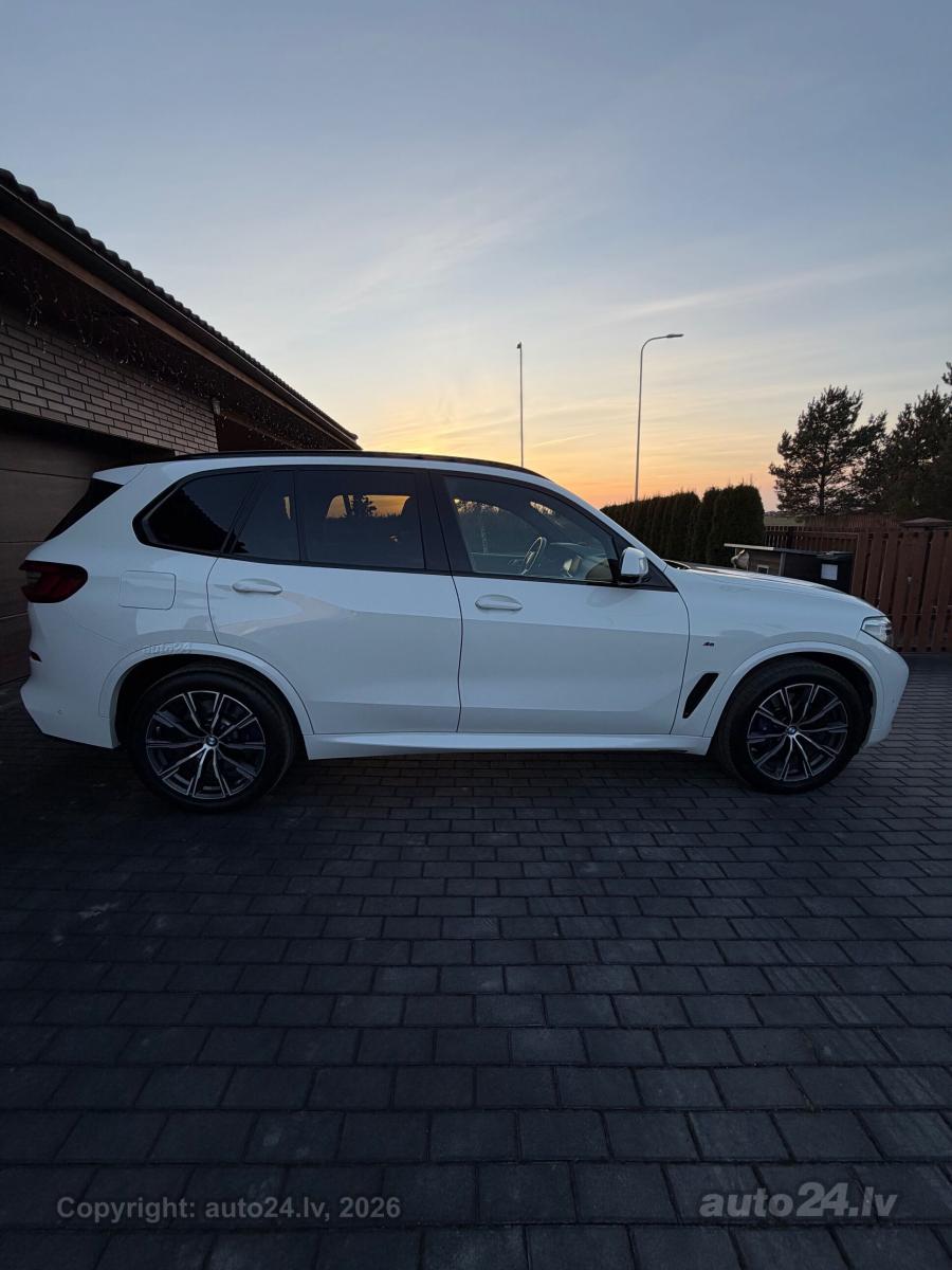 Balts BMW X5 2021 Tallina, ar dzinēja tilpumu 3.00 L un nobraukumu 89 tūkst. km par 55000 €, foto 3 vietnē AUTOMOTO.COM.LV