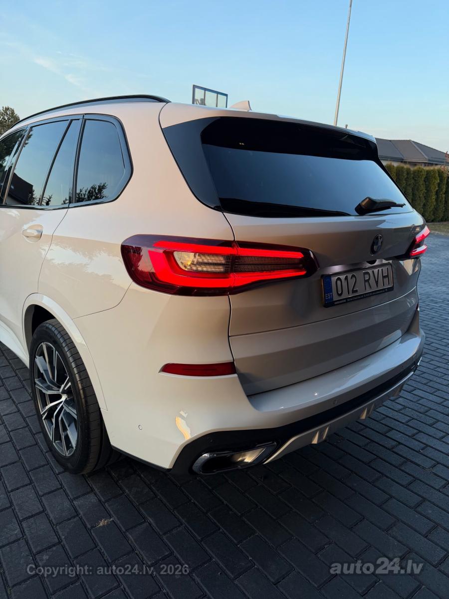 Balts BMW X5 2021 Tallina, ar dzinēja tilpumu 3.00 L un nobraukumu 89 tūkst. km par 55000 €, foto 4 vietnē AUTOMOTO.COM.LV