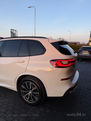 Balts BMW X5 2021 Tallina, ar dzinēja tilpumu 3.00 L un nobraukumu 89 tūkst. km par 55000 €, foto 9 vietnē AUTOMOTO.COM.LV