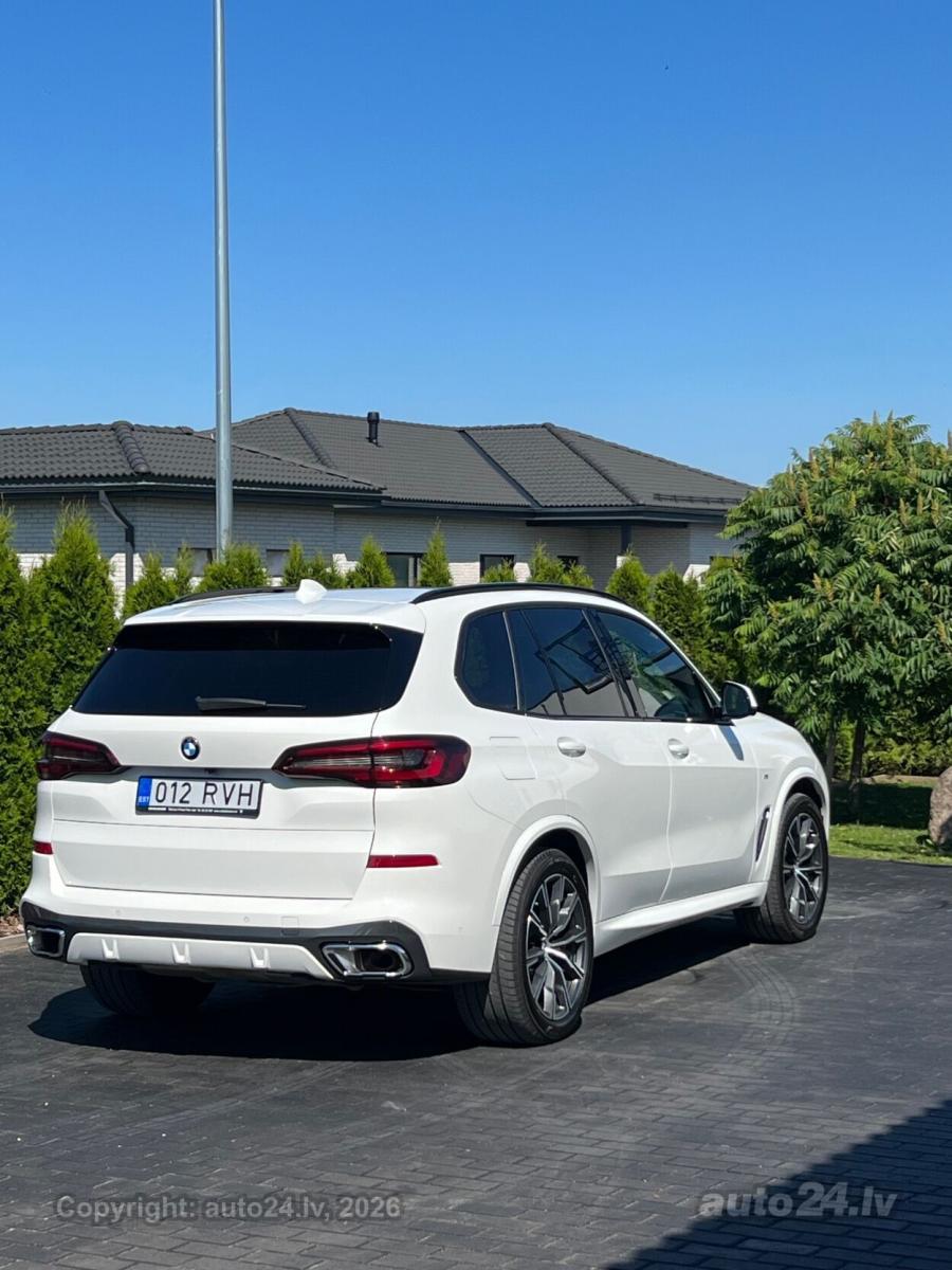 Balts BMW X5 2021 Tallina, ar dzinēja tilpumu 3.00 L un nobraukumu 89 tūkst. km par 55000 €, foto 10 vietnē AUTOMOTO.COM.LV