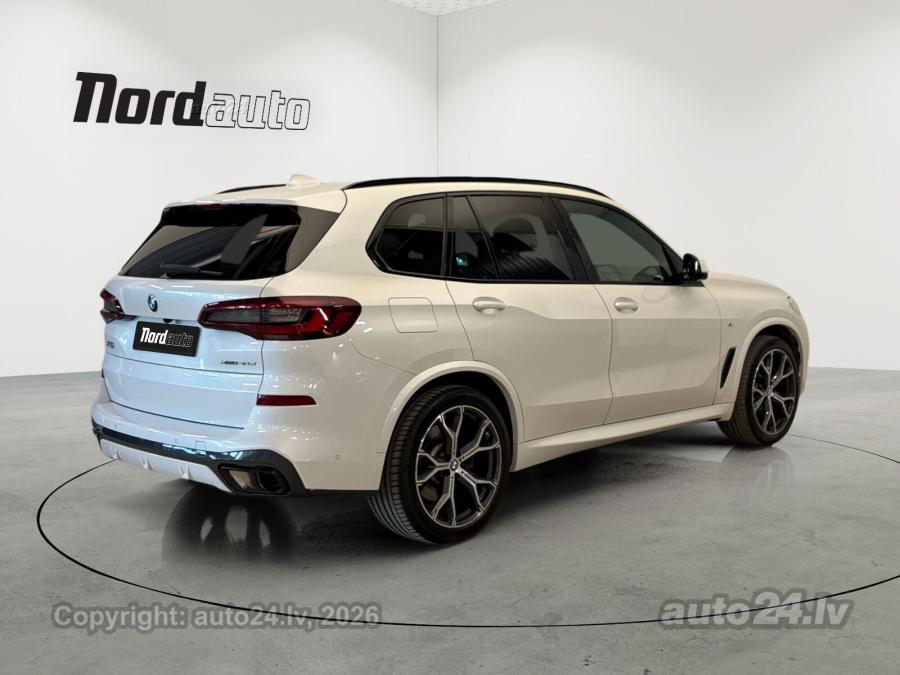 Balts BMW X5 2021 Tallina, ar dzinēja tilpumu 3.00 L un nobraukumu 145 tūkst. km par 47900 €, foto 3 vietnē AUTOMOTO.COM.LV
